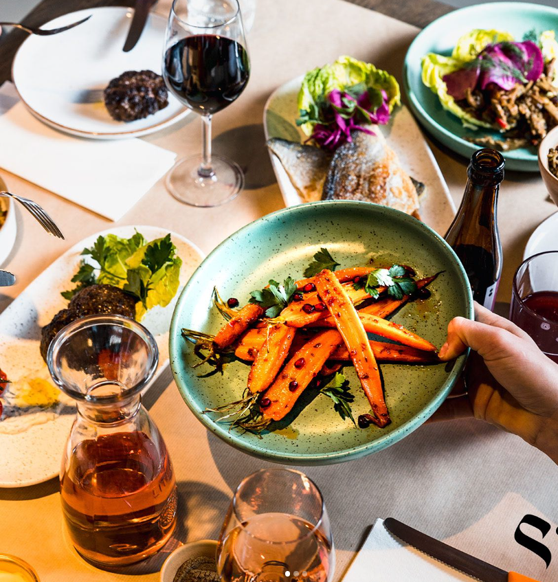 A Beautiful Mess - Van Amsterdam Bodem